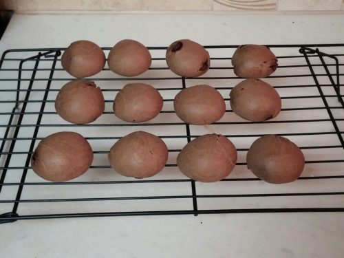 Chocolate Mochi Bread 朱古力麻糬波波 – EC Bakes 小意思
