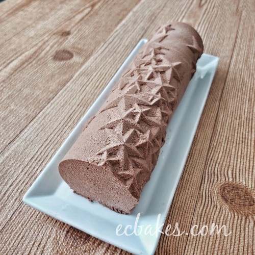 Chocolate Strawberry Mousse Log 朱古力士多啤梨慕絲半圓長條形蛋糕 – EC Bakes 小意思